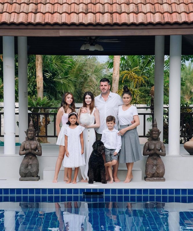 สุดอบอุ่น ซาร่า โพสต์ภาพครอบครัว โลกใบเล็กที่ถูกสร้างด้วยความรัก - ข่าวสด