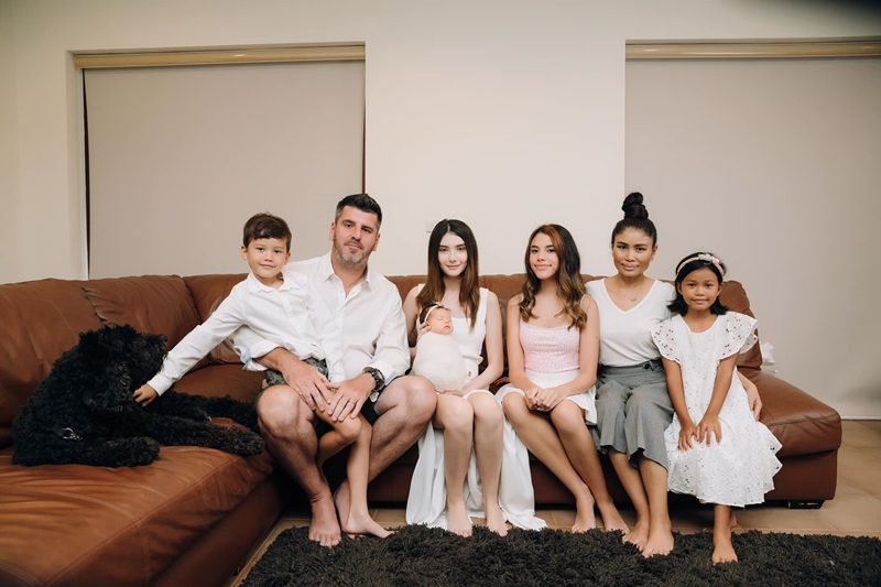 สุดอบอุ่น ซาร่า โพสต์ภาพครอบครัว โลกใบเล็กที่ถูกสร้างด้วยความรัก - ข่าวสด