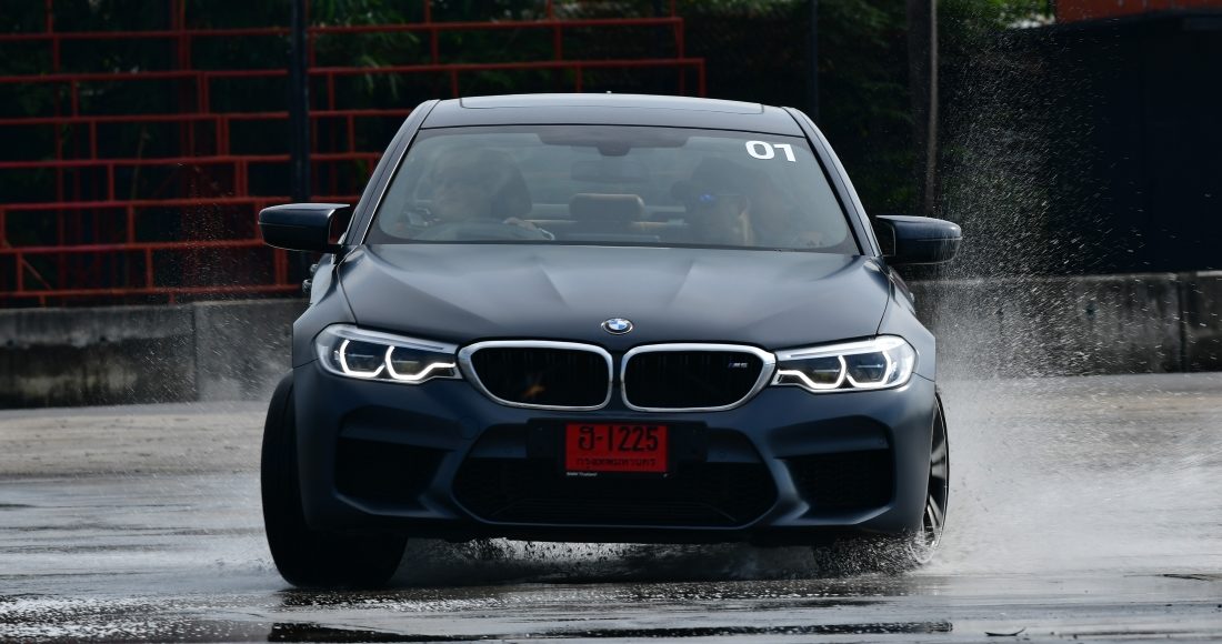 ลองของ‘บีเอ็มฯ’ตระกูล‘M’ - สปอร์ตตัวแรงในคราบ‘รถบ้าน’ - ข่าวสด