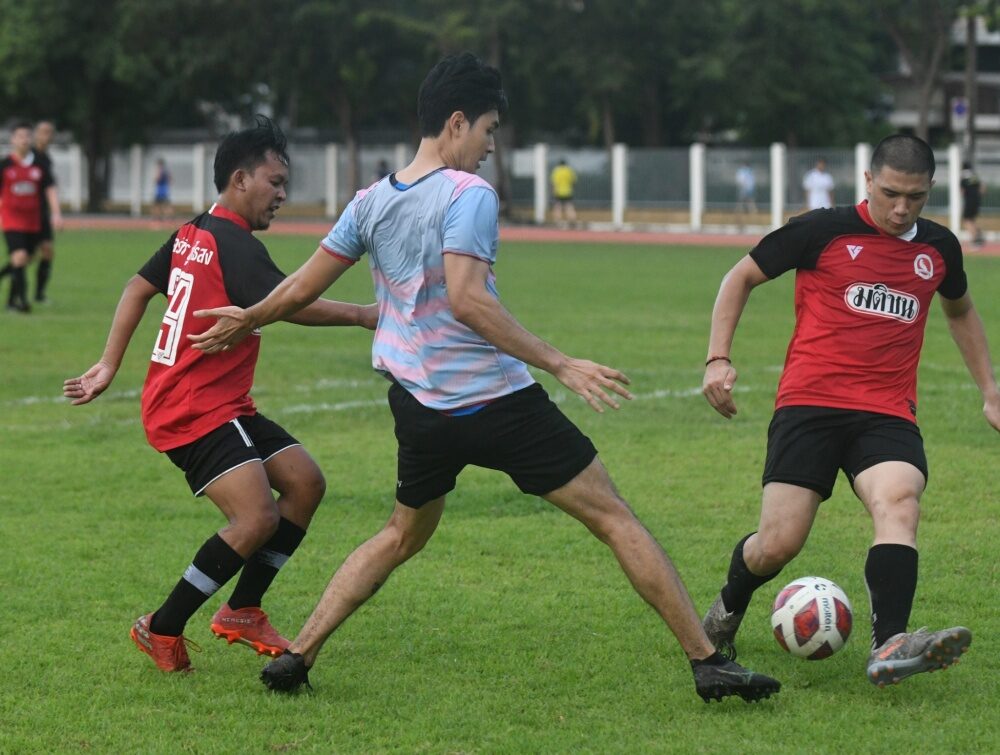 ดาราสตาร์ ไรเดอร์ ฟาดแข้งกระชับมิตร วีไอพี มติชน -ข่าวสด | Khaosod | LINE TODAY