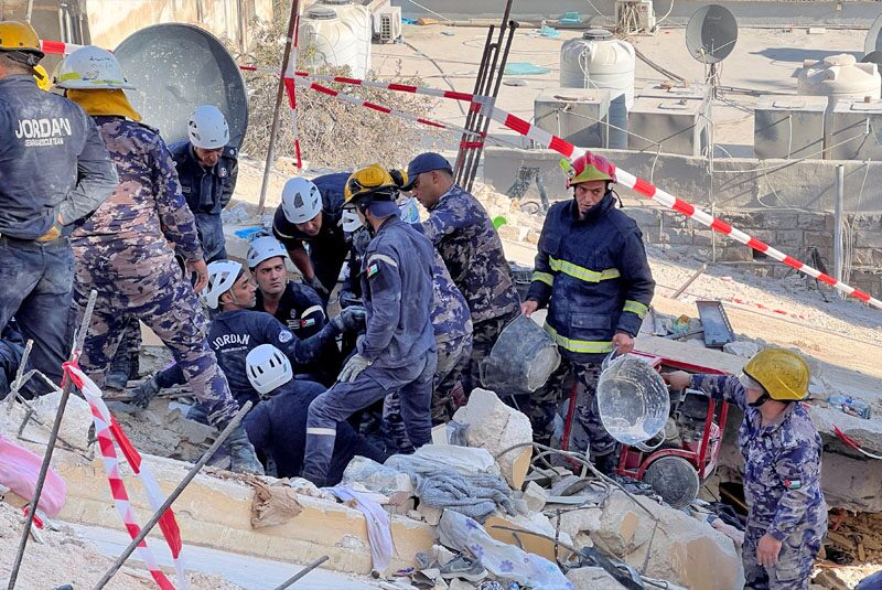 Victims of a four-storey building collapsed, 13 bodies were killed, a ...