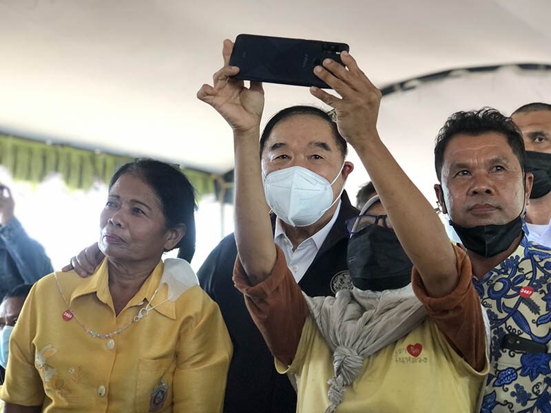 ชาวกระบี่แห่ให้กำลังใจสู้ๆ 'ประวิตร' บอกสู้ไม่ไหว แต่สู้ด้วยใจ อายุ 78 แล้ว - ข่าวสด