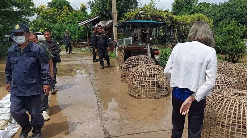 สุโขทัย อ่วม 140 หลัง น้ำทะลักท่วมกลางดึก ต้องขนของหนี นอนบนถนน - ข่าวสด