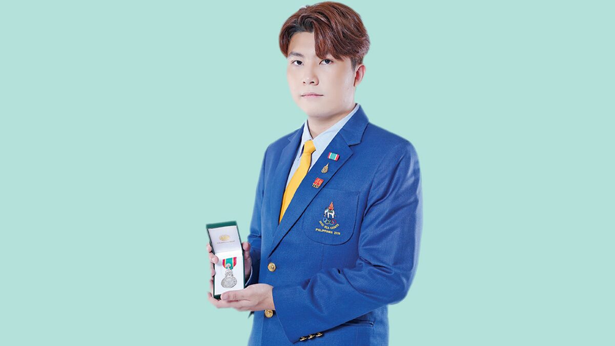 TLN Book รับเครื่องราชฯ นพรุจ เหมภมร หรือ TLN Book โปรเพลเยอร์เกม