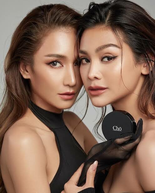 เนย-อิงฟ้า มอบ 100,000 บาท จากการไลฟ์ขายแป้งโช ให้มูลนิธิบ้านนกขมิ้น