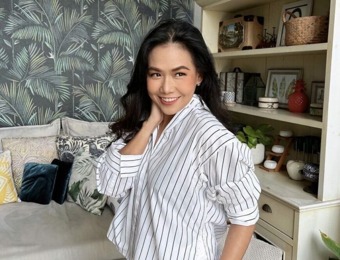 แมร์ พัชรศรี ปิดยอดกฐิน 79 วัด สุรินทร์-บุรีรัมย์ รวมทั้งสิ้น 1,566,301 บาท