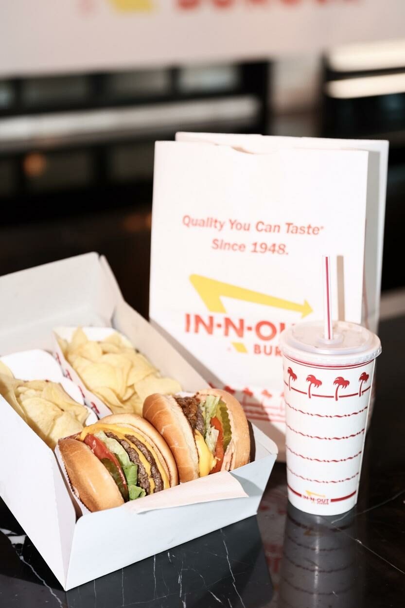IN-N-OUT Burger เปิดบริการในแบบเอ็กซ์คลูซีฟ ที่ สยามดิสคัฟเวอรี่ สร้าง ...
