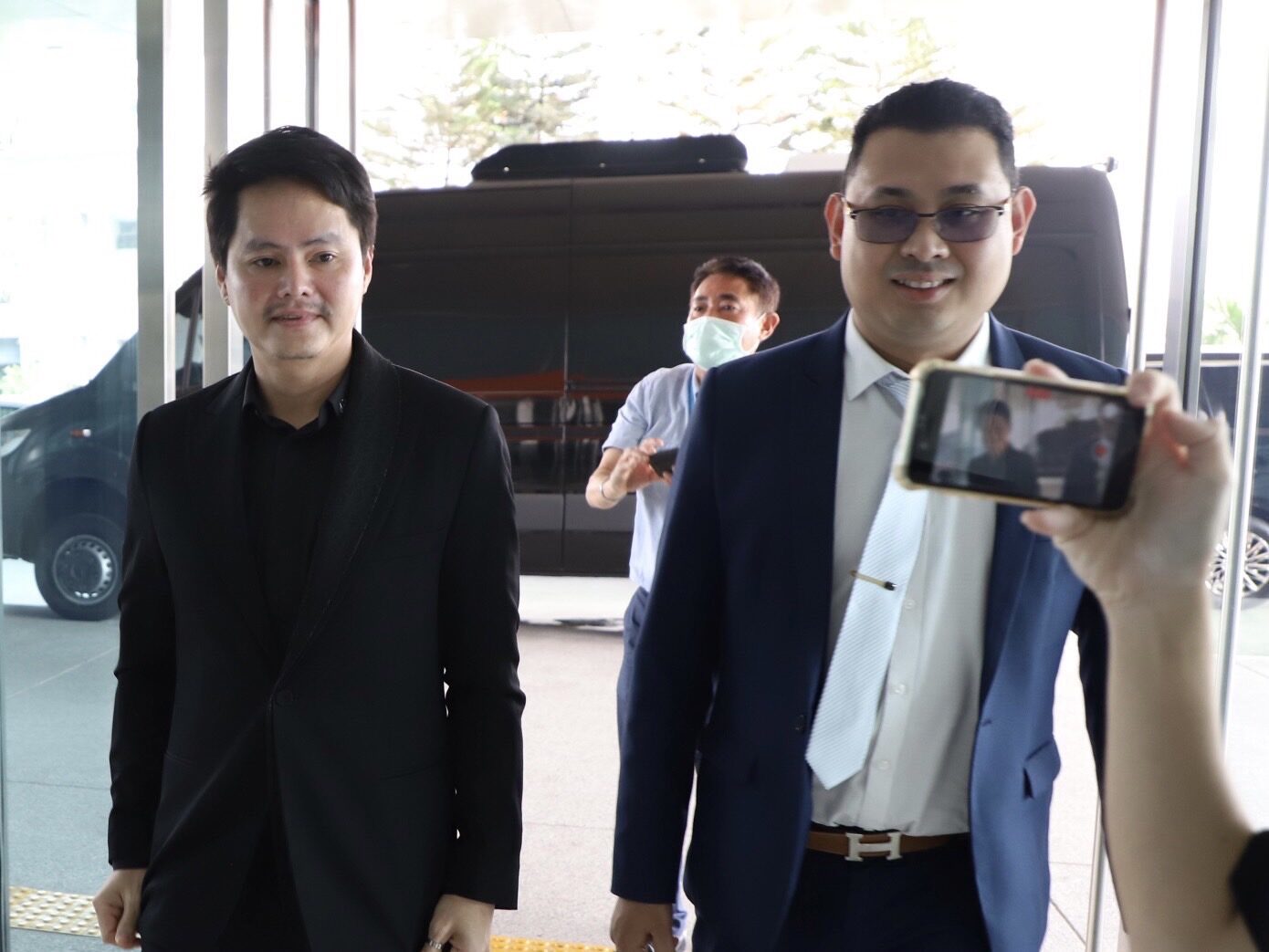 'นอท กองสลากพลัส' ให้ปากคำ DSI ในฐานะพยาน ปมเงินหลายสิบล้าน โยงขบวนการฟอกเงิน