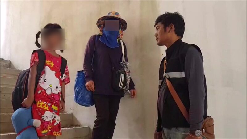 แม่มารับแล้ว! น้องไข่มุก วัย 6 ขวบ มีชีวิตใหม่ หลังถูกพ่อติดยา ขู่ฆ่าขังในบ้าน - ข่าวสด