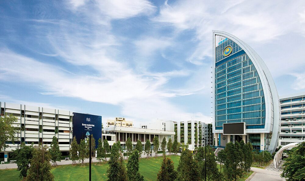 ครบ60ปี ม.หอการค้าไทย ปั้นบัณฑิตสร้างศก.-คู่สังคม ในโอกาสครบ 60 ปี ...