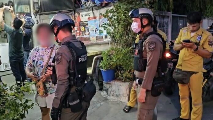 ค้ำเงินกู้ 4 พัน! ป้า 68 เจอแก๊งเงินกู้ดอกโหด บุกเข้าบ้านบีบคอต่อยหน้ามีดฟันเจ็บ - ข่าวสด