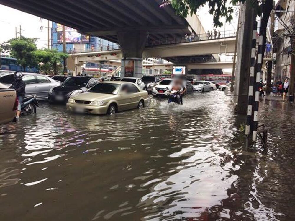 เปิด 10 อันดับ ข่าวปลอม แชร์ต่อมากสุด พายุเข้าไทย 24 ลูก-กทม.น้ำท่วม | Khaosod | LINE TODAY