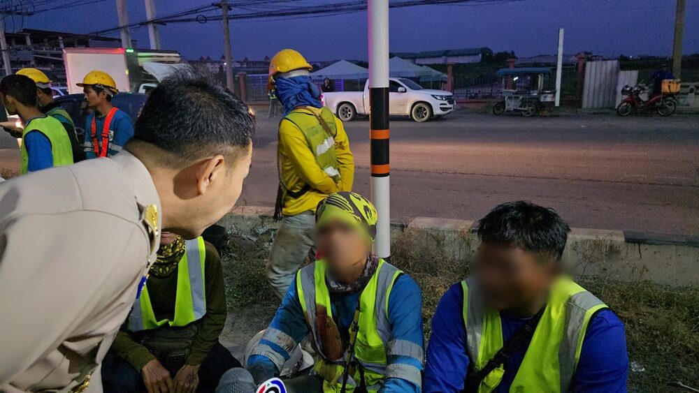 ภาพลูกน้องติดตา หัวหน้าคนงานเล่านาที คานเหล็กถล่ม ทับดับ 3 ศพ พบร่างติดใต้ซาก | Khaosod | LINE TODAY