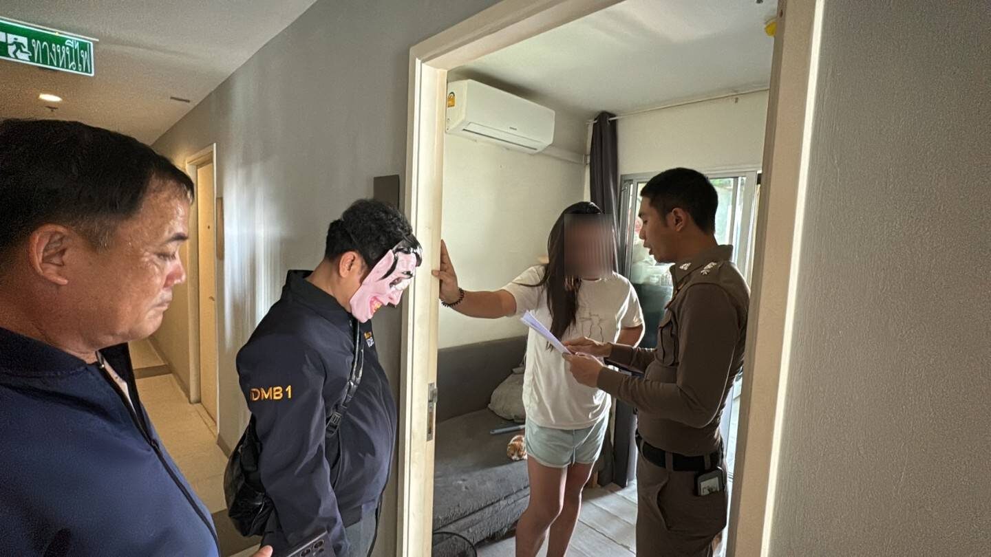 ค้นห้อง สาวดาว OnlyFans ถ่ายคลิปสยิวขายบนโลกออนไลน์ ทำรายได้สูงถึง 5.4 ล้าน