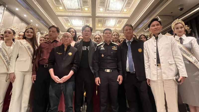 บอสณวัฒน์-ปานเทพ พา 77 สาวงามมิสแกรนด์ พบ DSI ขอรับคดีแตงโมตกเรือเป็นคดีพิเศษ
