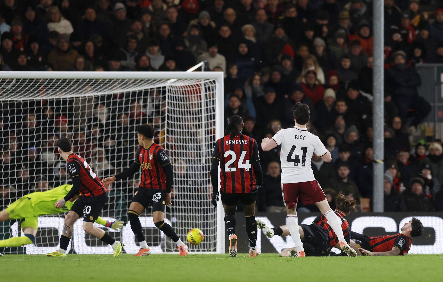 性知識の無さに悩む息子と初潮も知らない娘を巨乳熟母が中出し近親相姦で性教育♡ iQoo